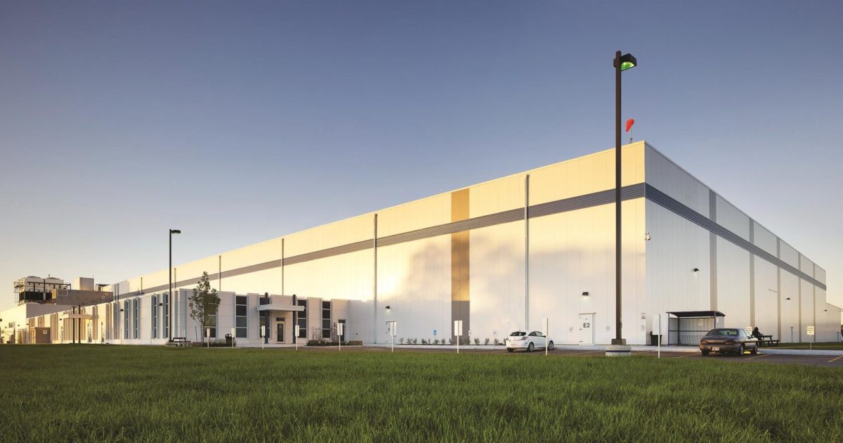 Maple Leaf, Centre de distribution des aliments… | Magil Construction